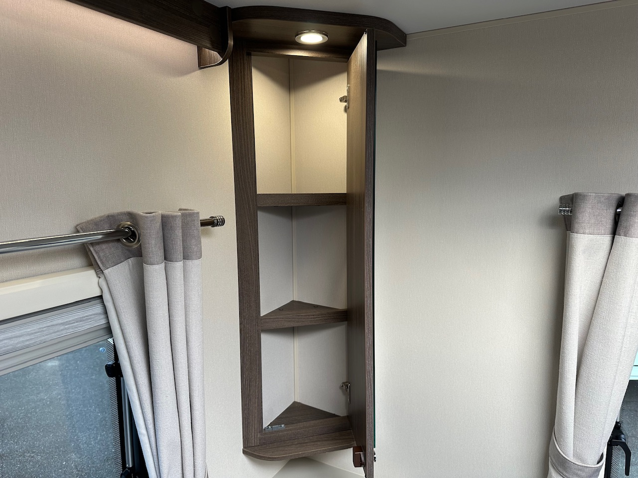 Andrew Brown Caravans & Cars - Buccaneer Commodore