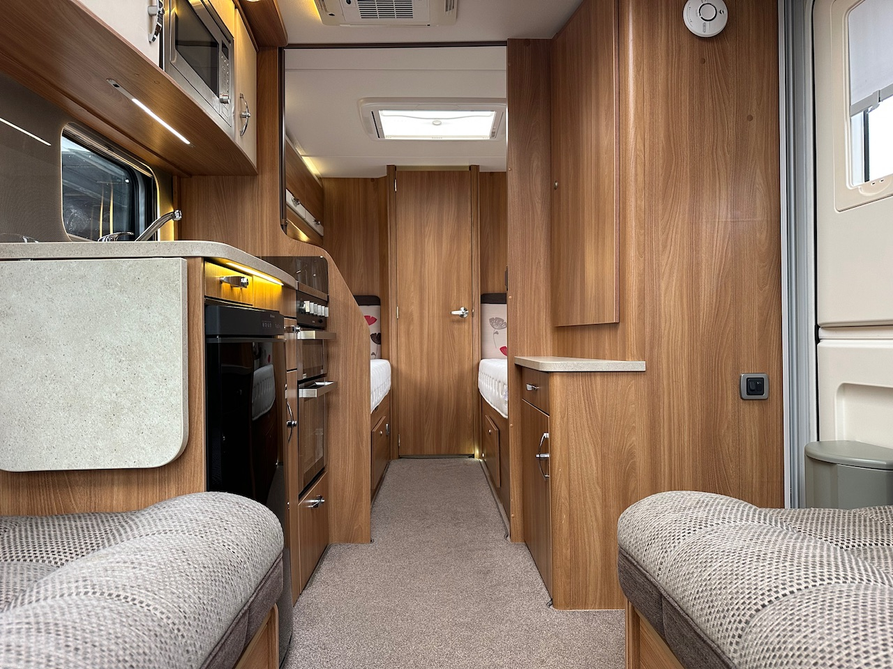 Andrew Brown Caravans & Cars - Swift Challenger SE 565