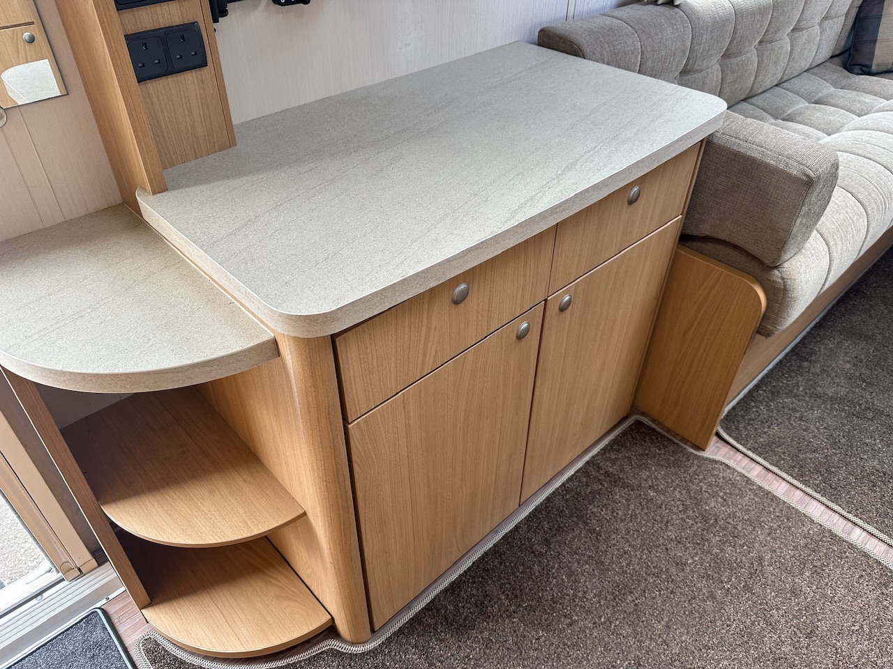 Andrew Brown Caravans & Cars - Compass Omega 482