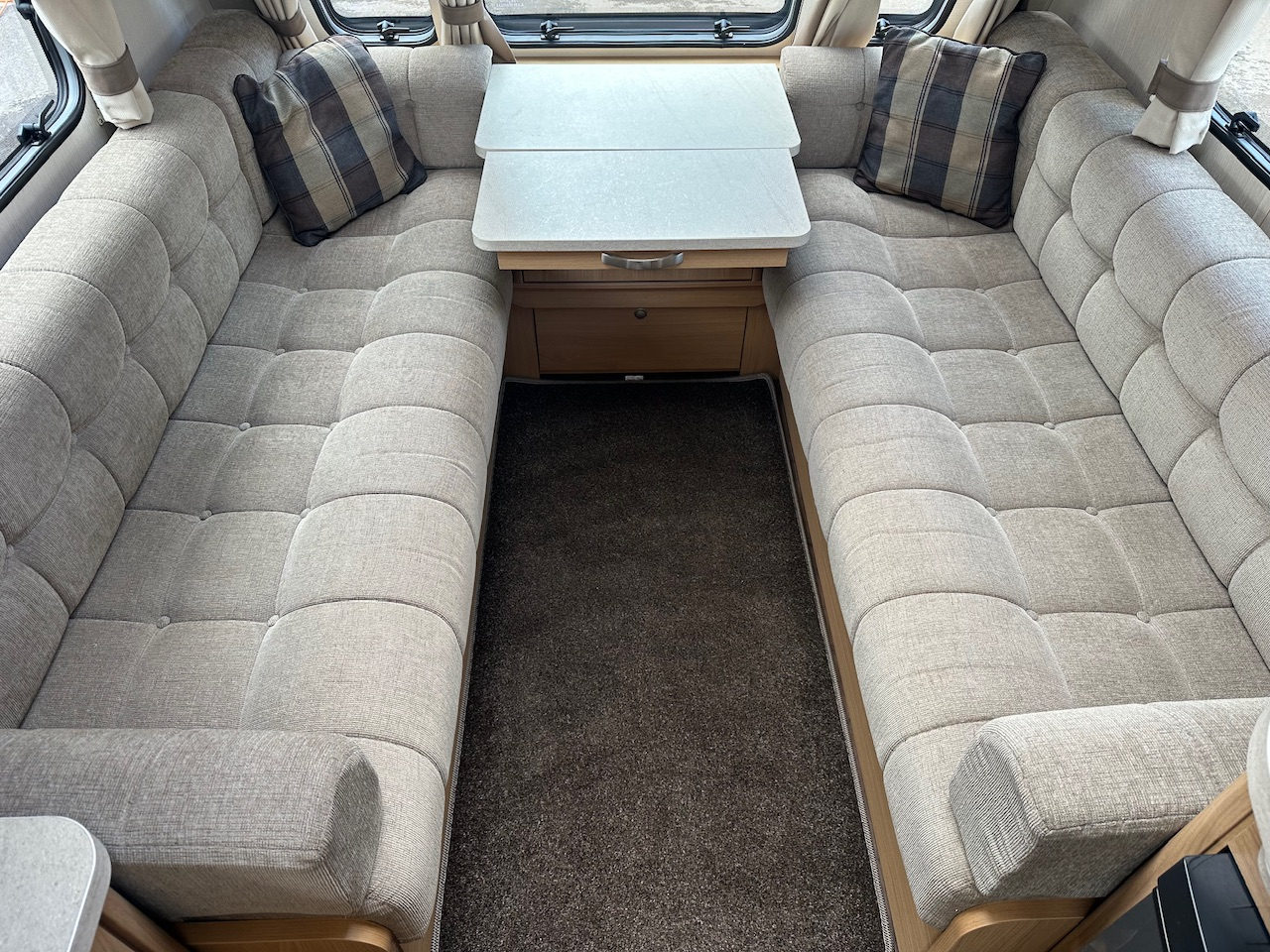 Andrew Brown Caravans & Cars - Compass Omega 482