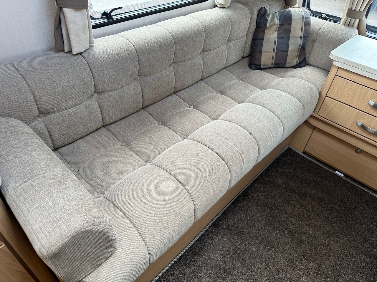 Andrew Brown Caravans & Cars - Compass Omega 482