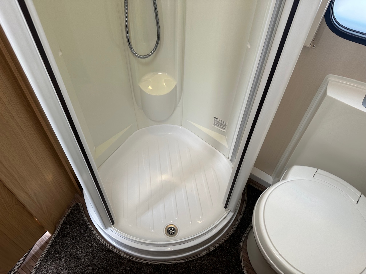 Andrew Brown Caravans & Cars - Compass Omega 482