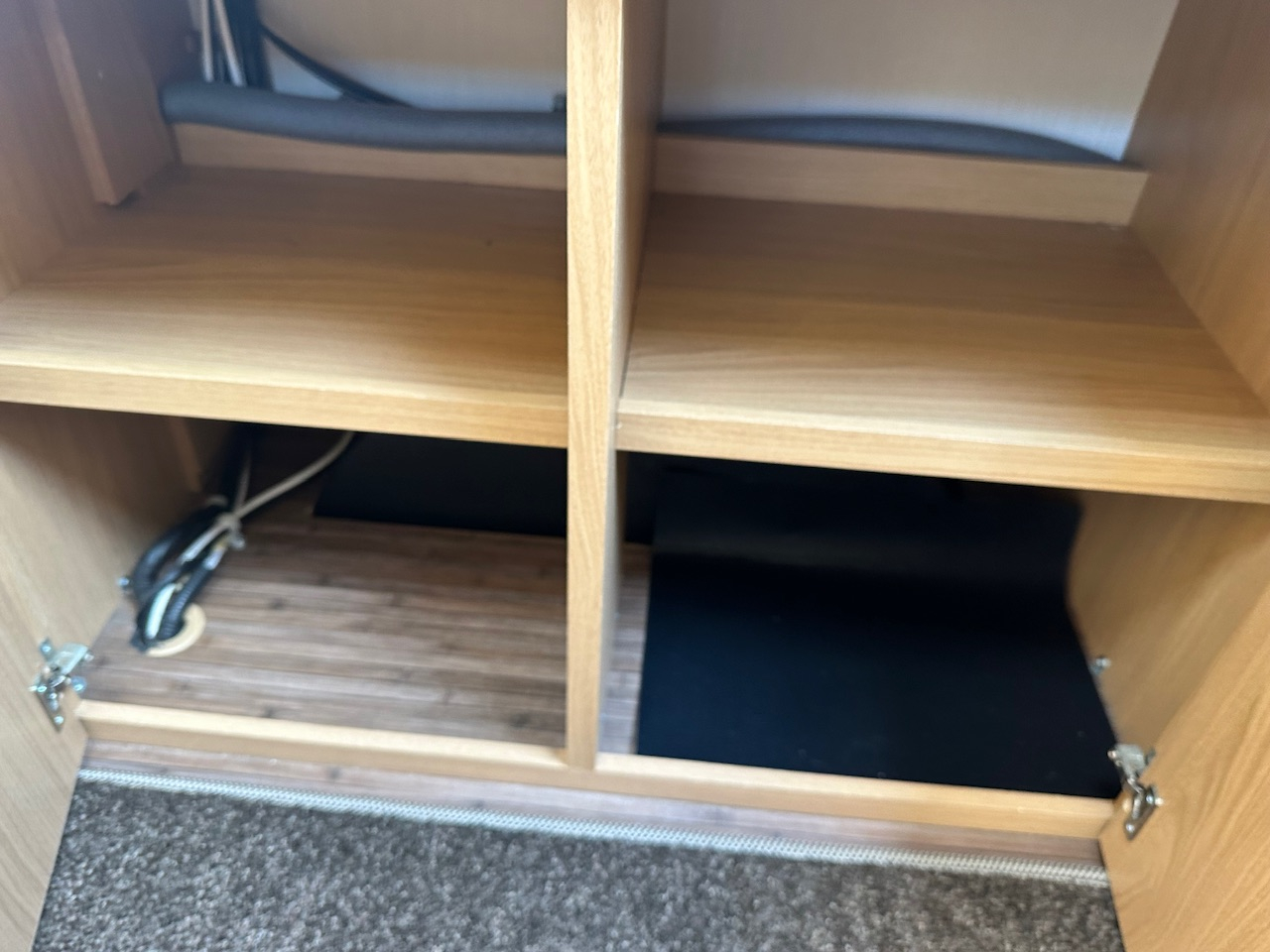 Andrew Brown Caravans & Cars - Compass Omega 482