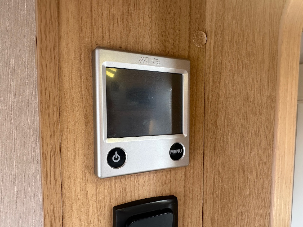 Andrew Brown Caravans & Cars - Compass Omega 482