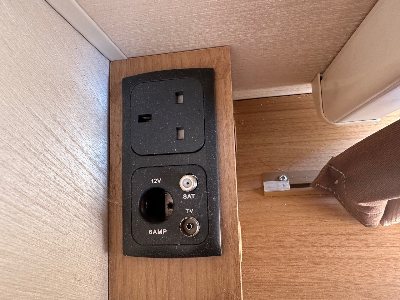 Andrew Brown Caravans & Cars - Compass Omega 482