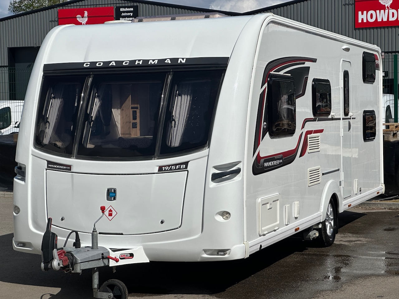 Andrew Brown Caravans & Cars - Coachman Wanderer Lux 19/5 FB
