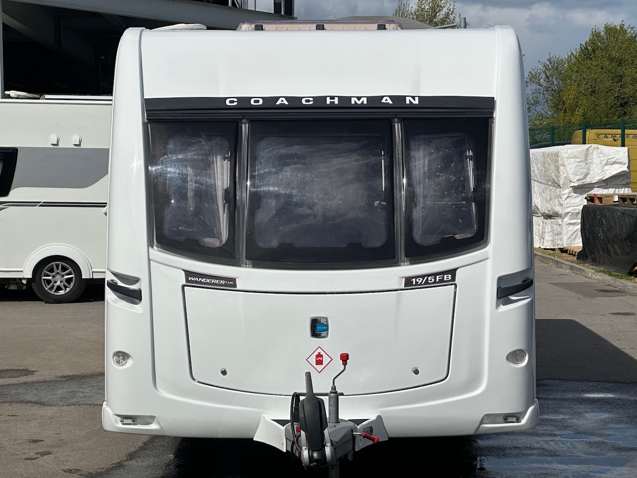 Andrew Brown Caravans & Cars - Coachman Wanderer Lux 19/5 FB