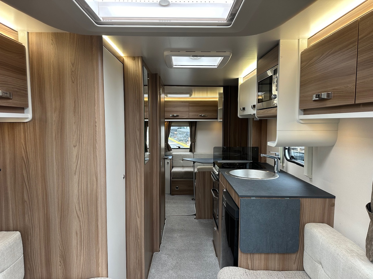 Andrew Brown Caravans & Cars - Swift Sprite Major 6 TD